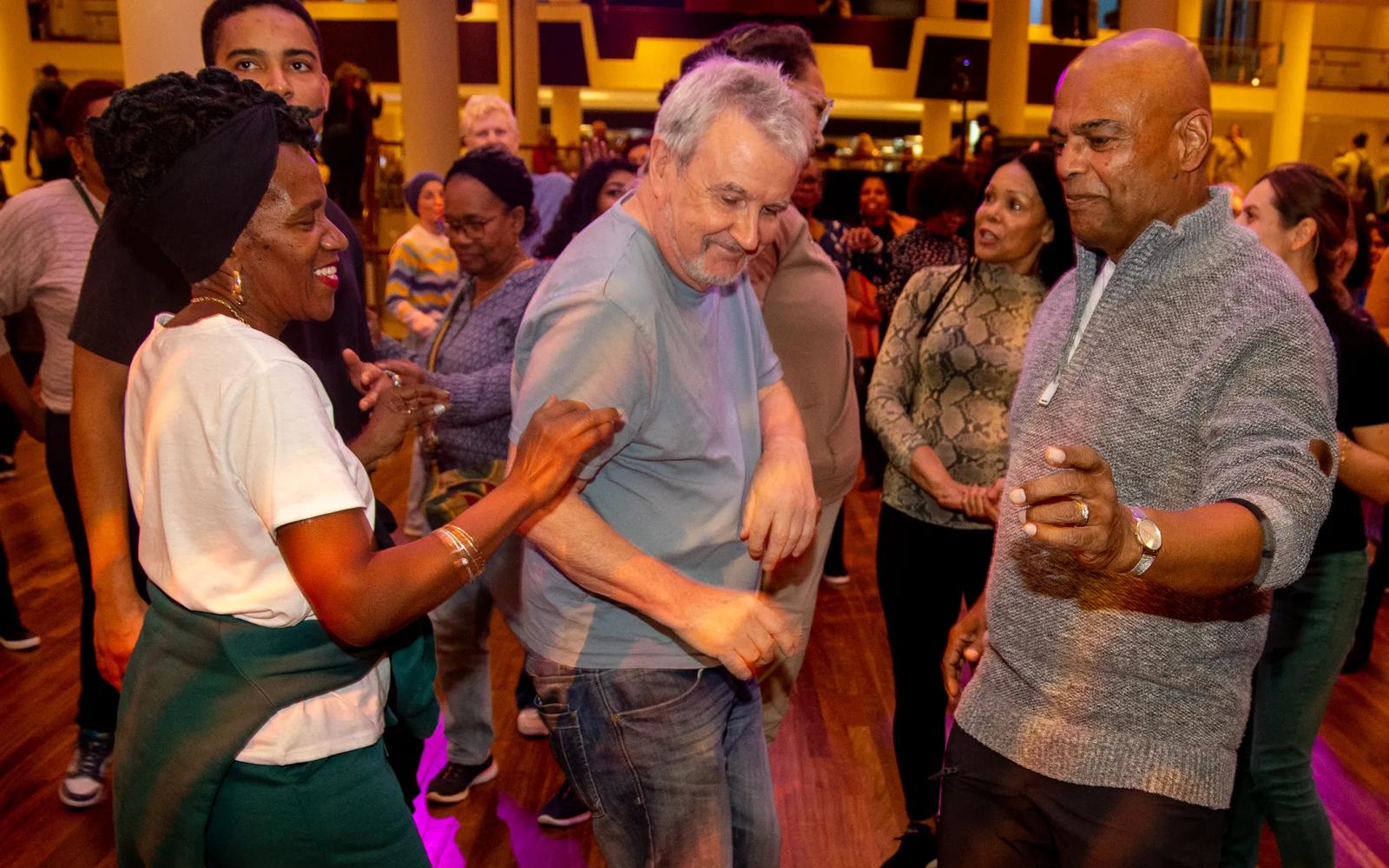 Mix & Move: Salsa Vibes | Southbank Centre